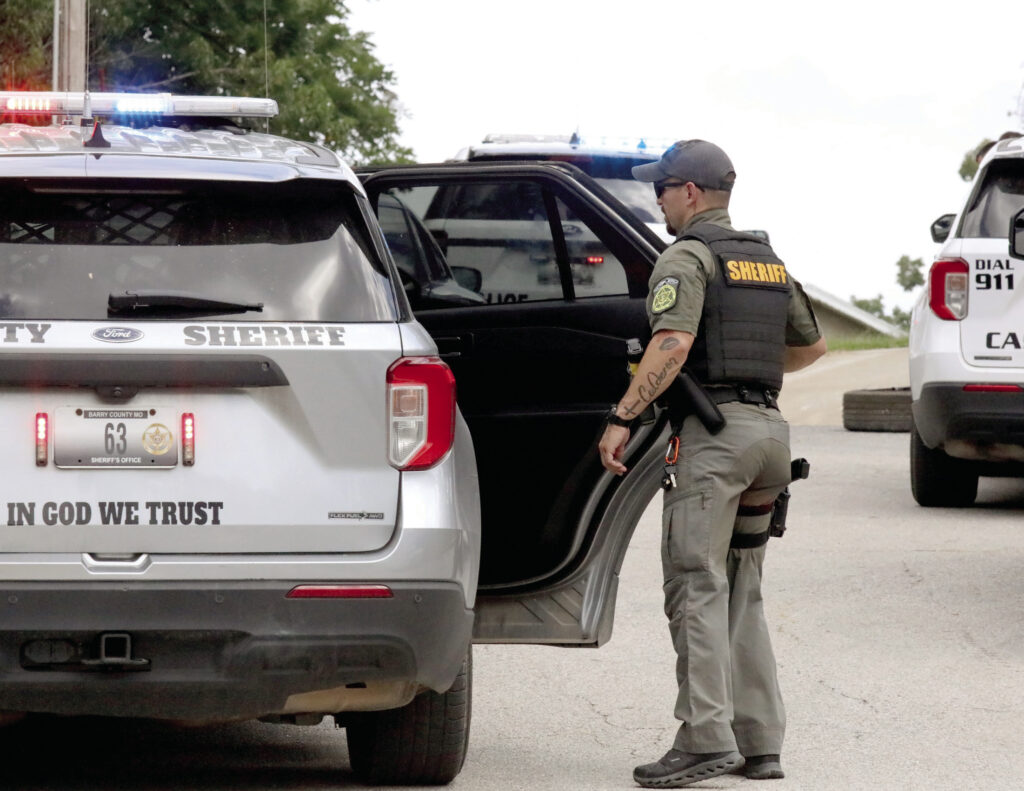 Police converge on home after suspect flees - Cassville Democrat