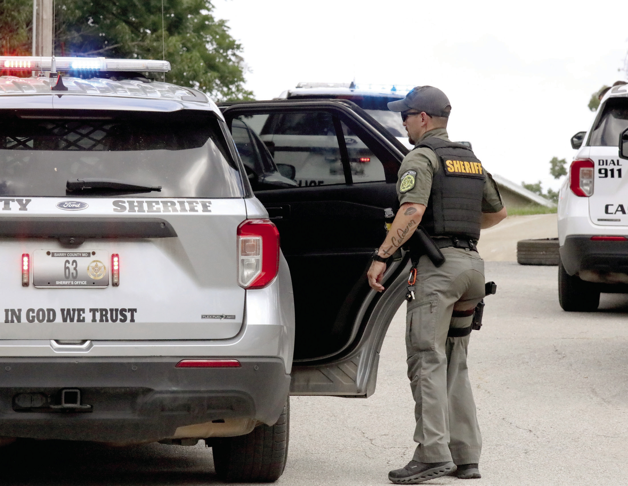 Police converge on home after suspect flees - Cassville Democrat